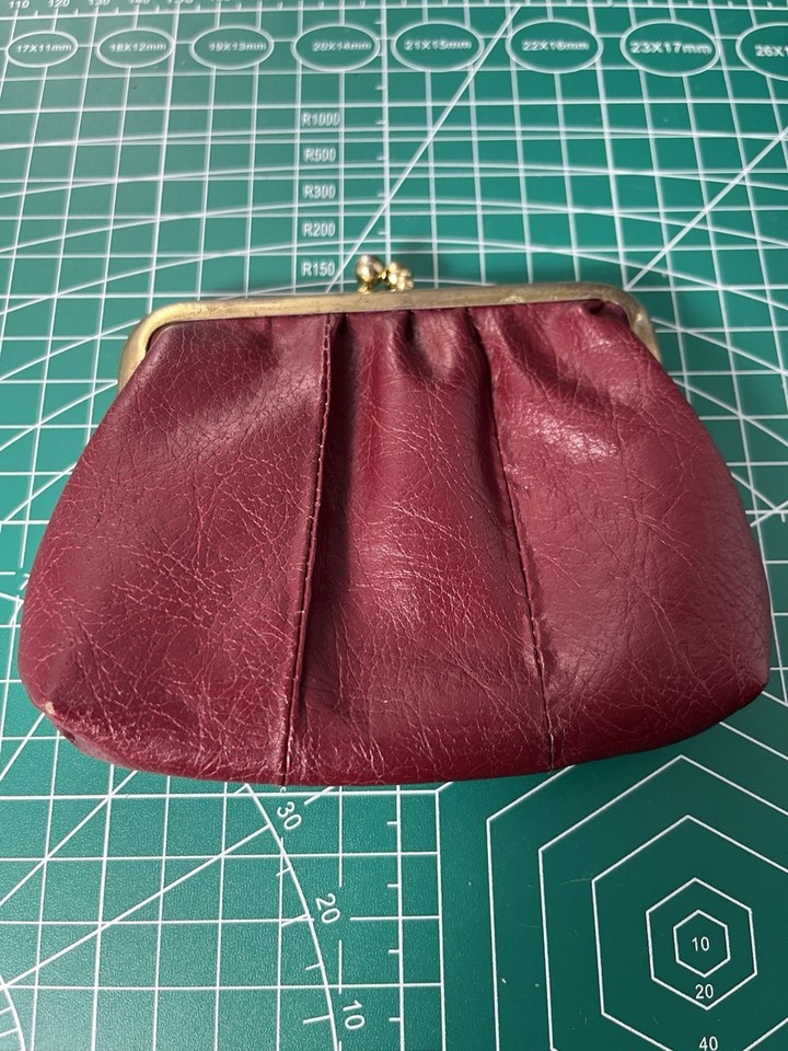 Vintage Buxton Burgundy Soft Genuine Leather Coin Purse Kisslock Change ...