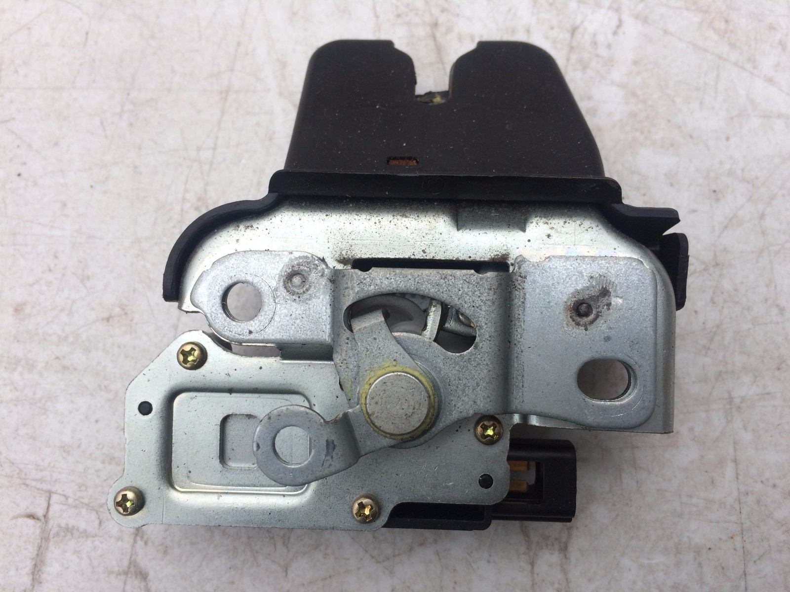 98-05 LEXUS GS300 GS400 GS430 Trunk Power Lock Release Actuator Genuine ...