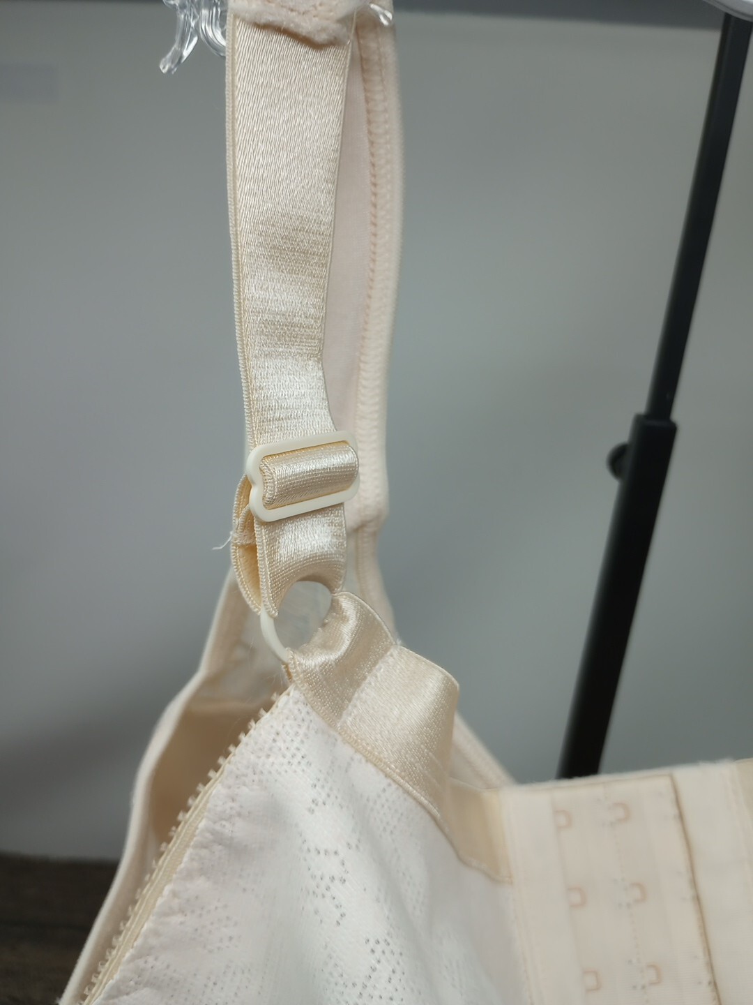 Playtex Women's 18 Hour 44C All-Around Smoothing Wireless Bra 4395 ...