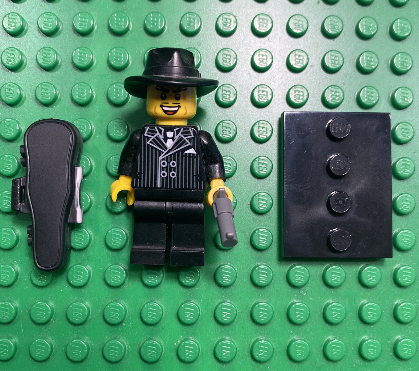 LEGO Collectible Minifigure Series 5 (8805) Gangster col079 | eBay