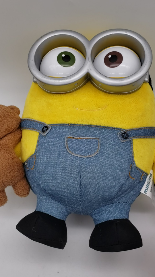 Minions Talking Blushing Bob Light Up 10" w/Teddy Bear Universal ...