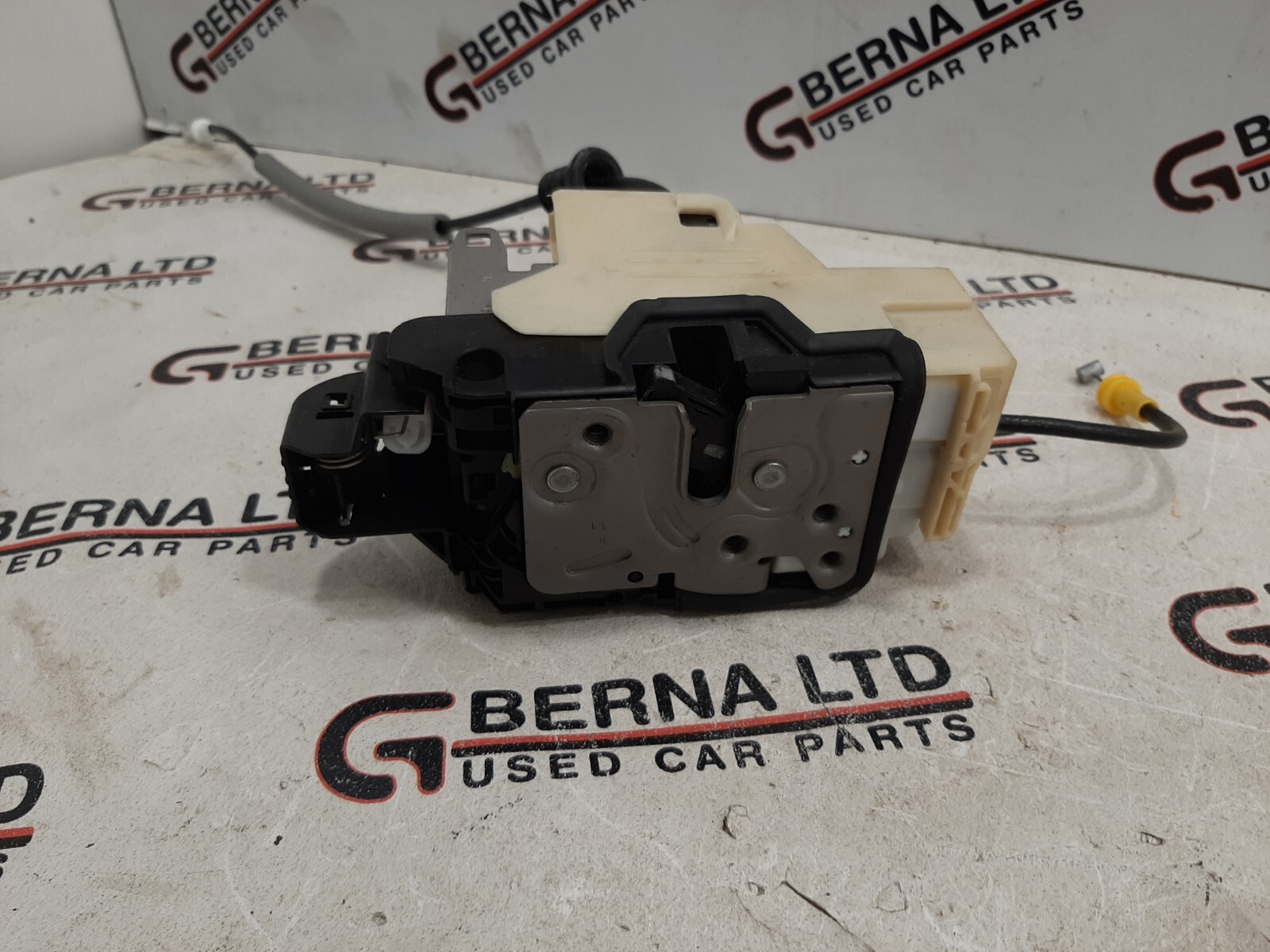 GENUINE VOLVO XC60 MK2 2017-2023 REAR RIGHT SIDE DOOR LOCK 32131413 | eBay