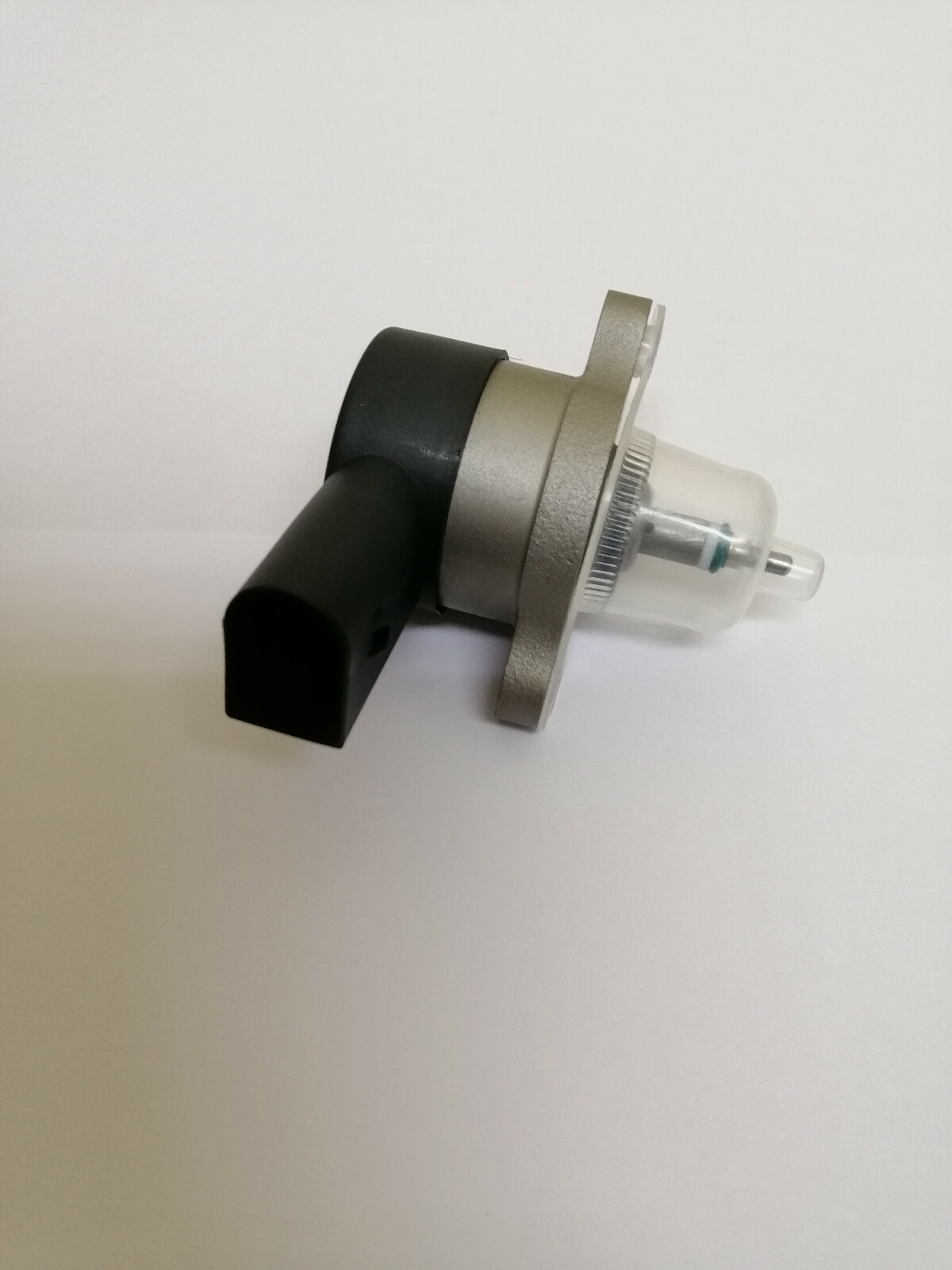New OEM Fuel Pressure Regulator Valve 0281002698 for Mercedes Cdi A ...
