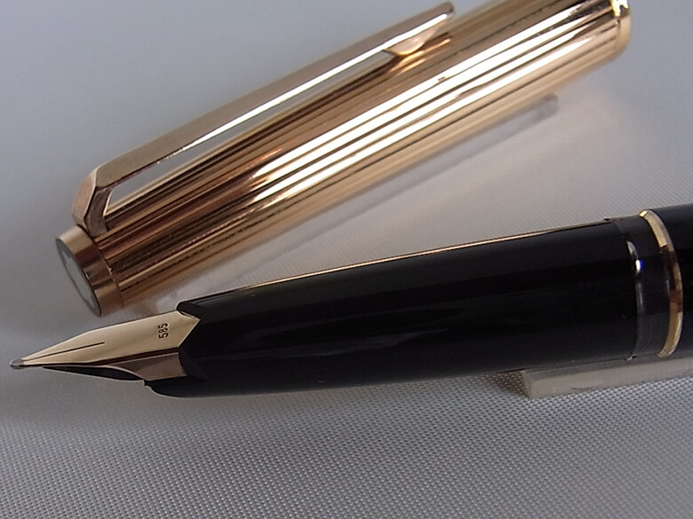 Montblanc 227 Fountain Pen 14K M Nib Gold Plated Cap | eBay Montblanc 227 Fountain Pen 14K M Nib Gold Plated Cap | eBay