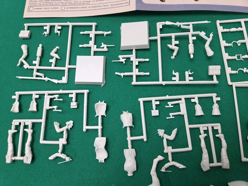 3 x AIRFIX 54 mm Napoleonic Soldier Model Kit Bundle British Hussar ...