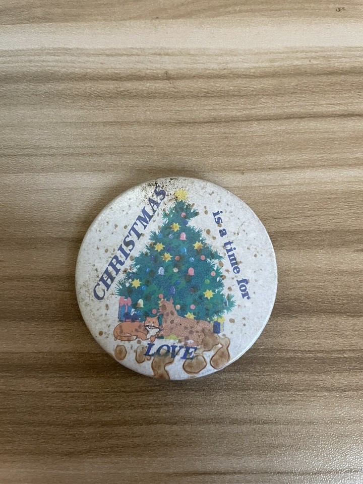 Christmas Holiday Button Pins. Snowman And Christmas Tree Button Pins ...