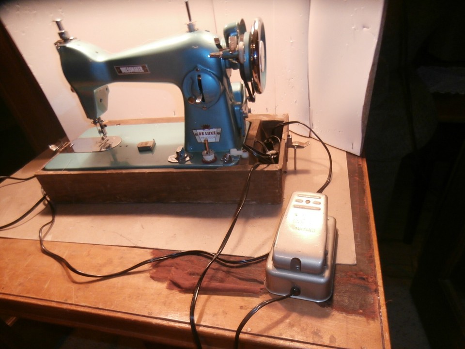 vintage Dressmaker sewing machine Deluxe precision, premier S30ICC | eBay
