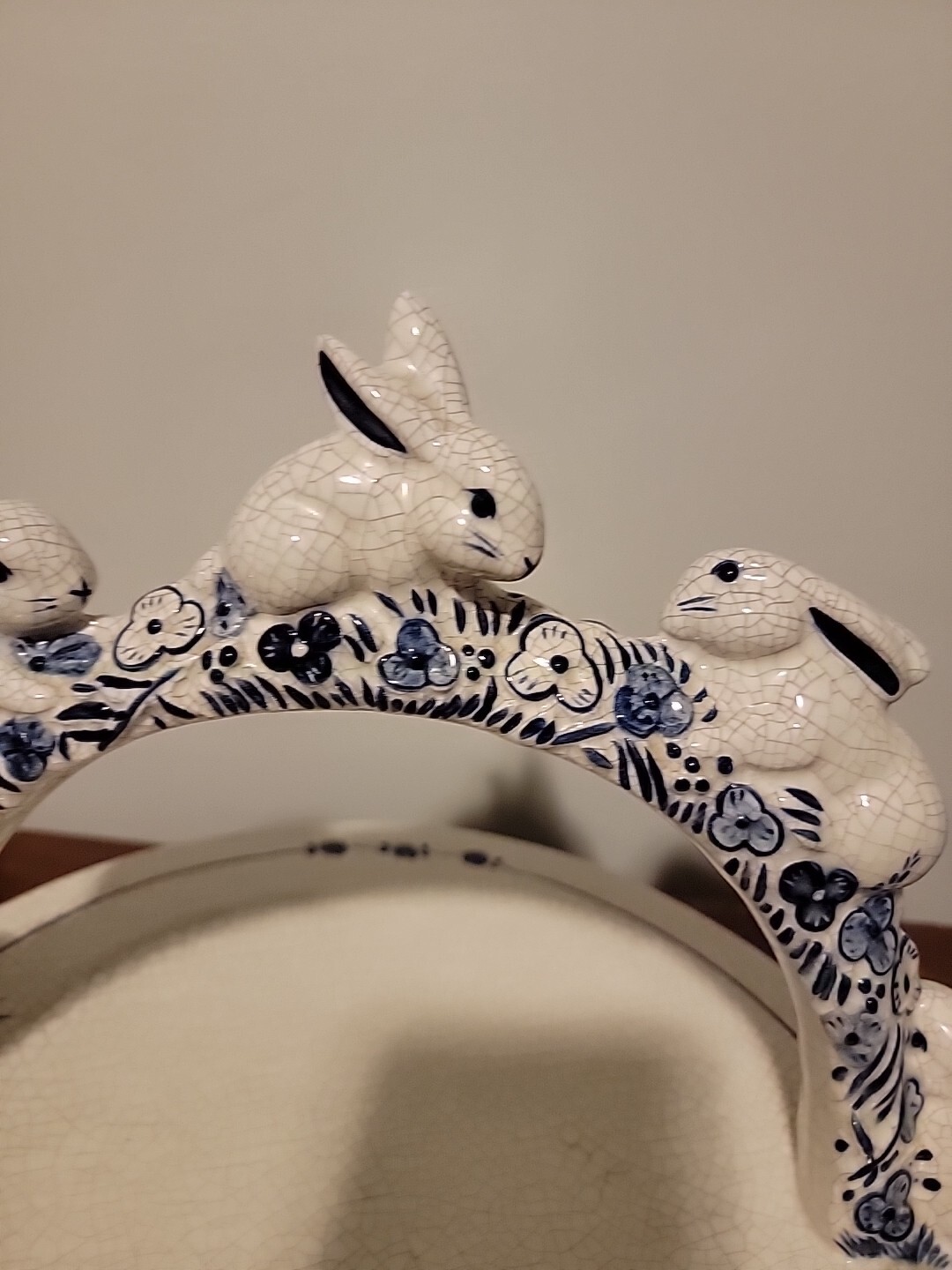 POTTING SHED DEDHAM RABBIT PORCELAIN POTTERY 12" HANDLED CAKE PLATE ...