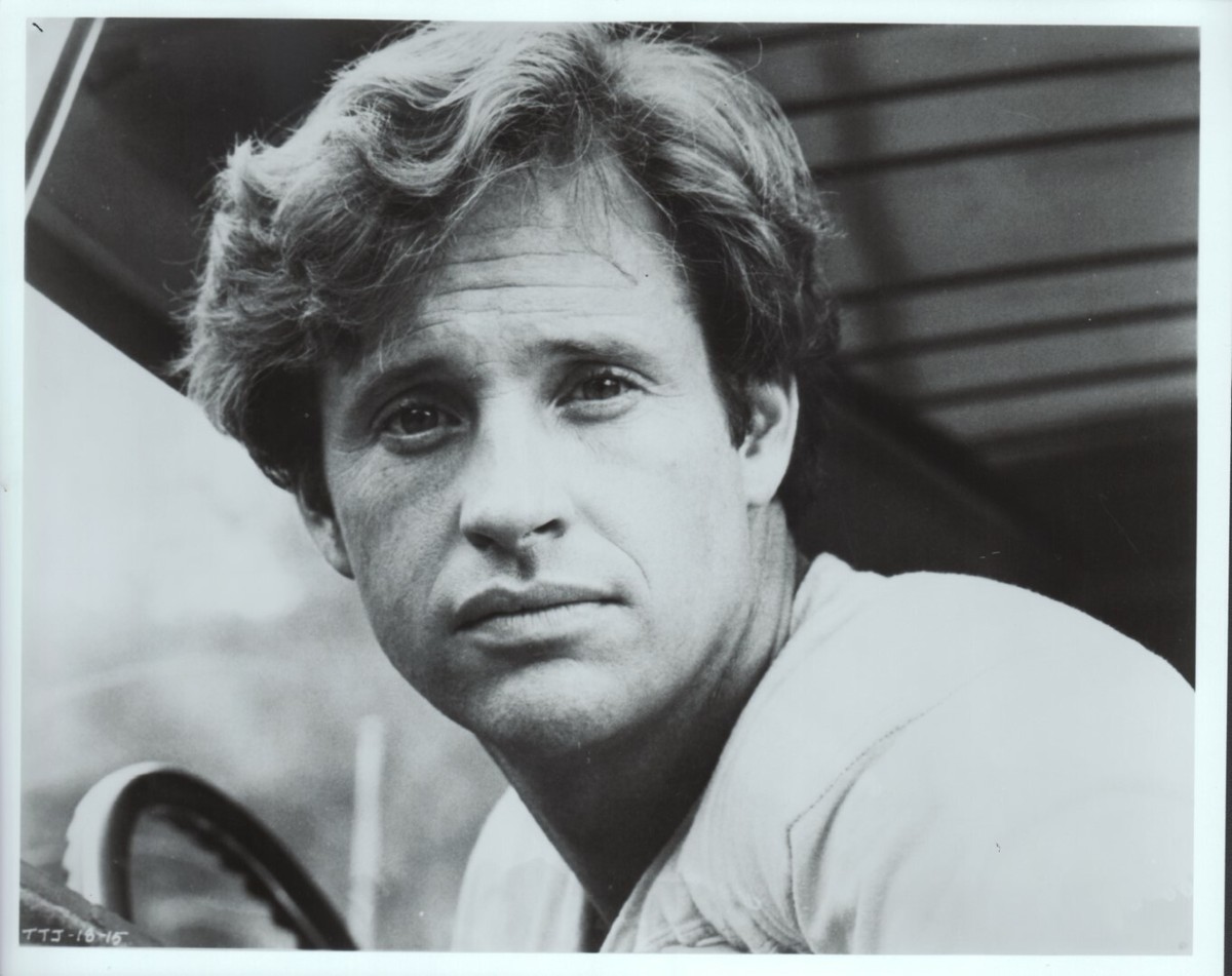 Robert Hays Shirtless