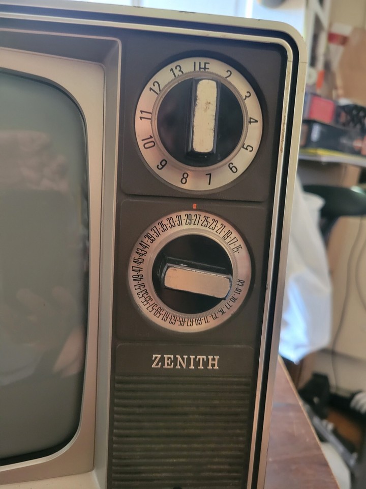 Zenith TV 13" Tube Television Retro Flip Knobs Vintage Working Black ...