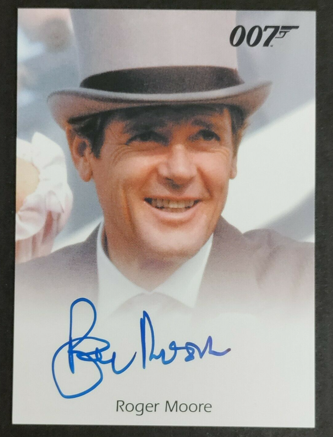 James Bond Roger Moore Authentic Autograph Trading Card Rittenhouse 2012