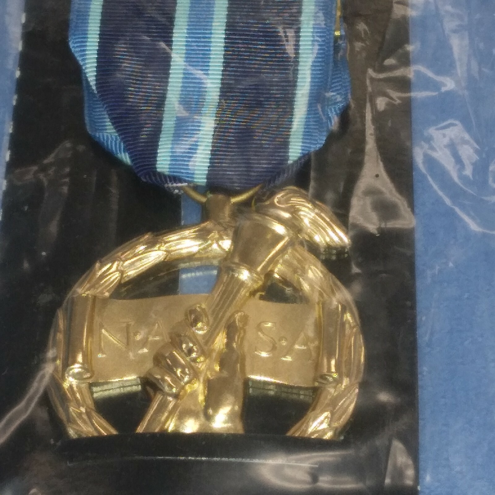 NASA OUTSTANDING LEADERSHIP MEDAL - NEW - SEALED | eBay
