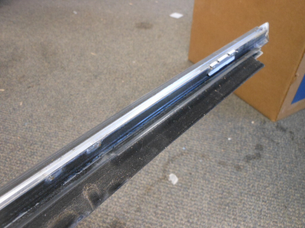 Mercedes Benz W140 S420 S500 Front Passenger Right Side Window Seal ...