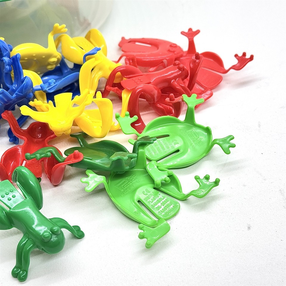 GRASSHOPPERS PLASTIC JUMPING FROGS TOY GAME TUB RETRO PARTY BAG FILLERS ...
