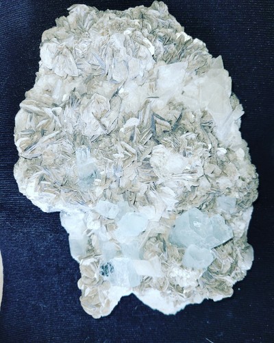 MUSEUM GRADE AQUAMARINE AND MUSKOVITE CRYSTAL SPECIMEN | eBay