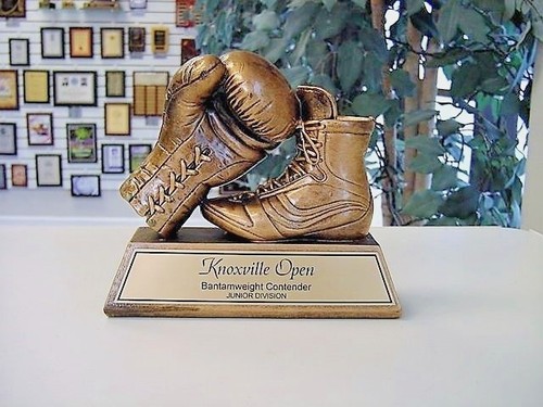 ANTIQUE BRONZE FINISH RESIN BOXING TROPHY FIGHTING SCULPTURE AWARD M ...