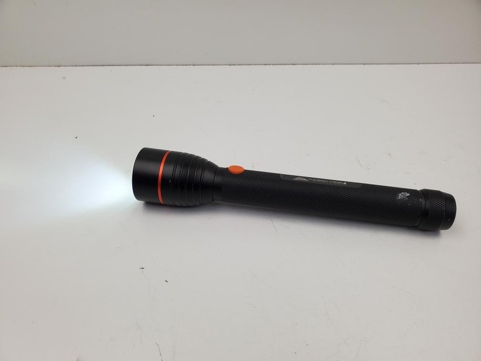 OZARK TRAIL OUTDOOR EQUIPMENT BAT STYLE FLASHLIGHT (P25016132) | eBay