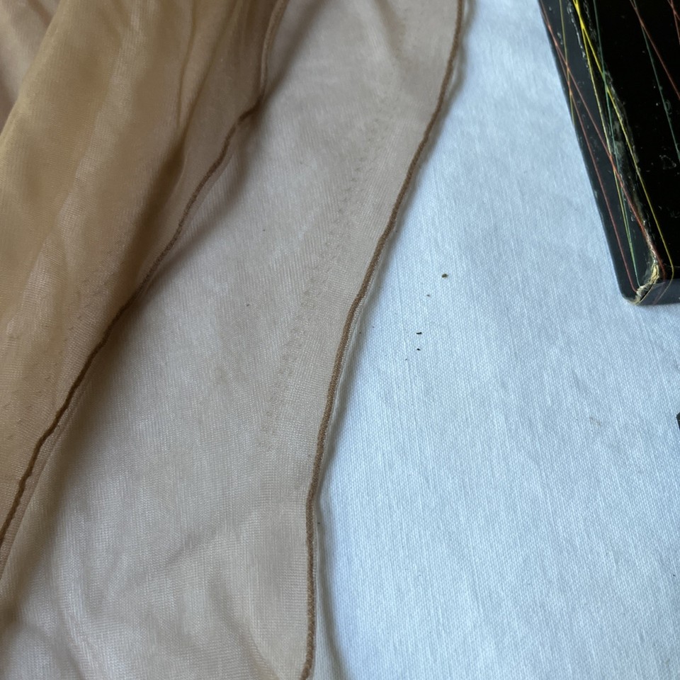 VTG 1960s Burlington Cameo Sheer Tan Nylon Seamless Garter Stockings ...