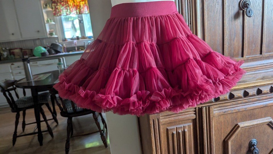Very Full Burgundy Crinoline Petticoat Size 7 Beautiful Dance Pageant ...