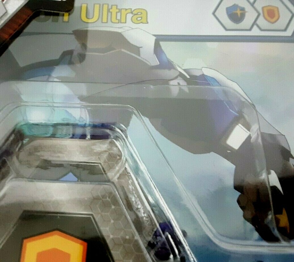 Bakugan Resurgence Card Collection 3 Booster Packs Plus Giant Ultra ...