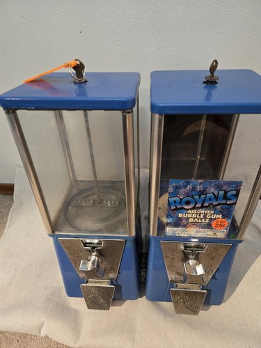 Two Oak Astro Vending Machines 25 Cent For 2 Gumballs, 1 Extra Cap. 2 ...