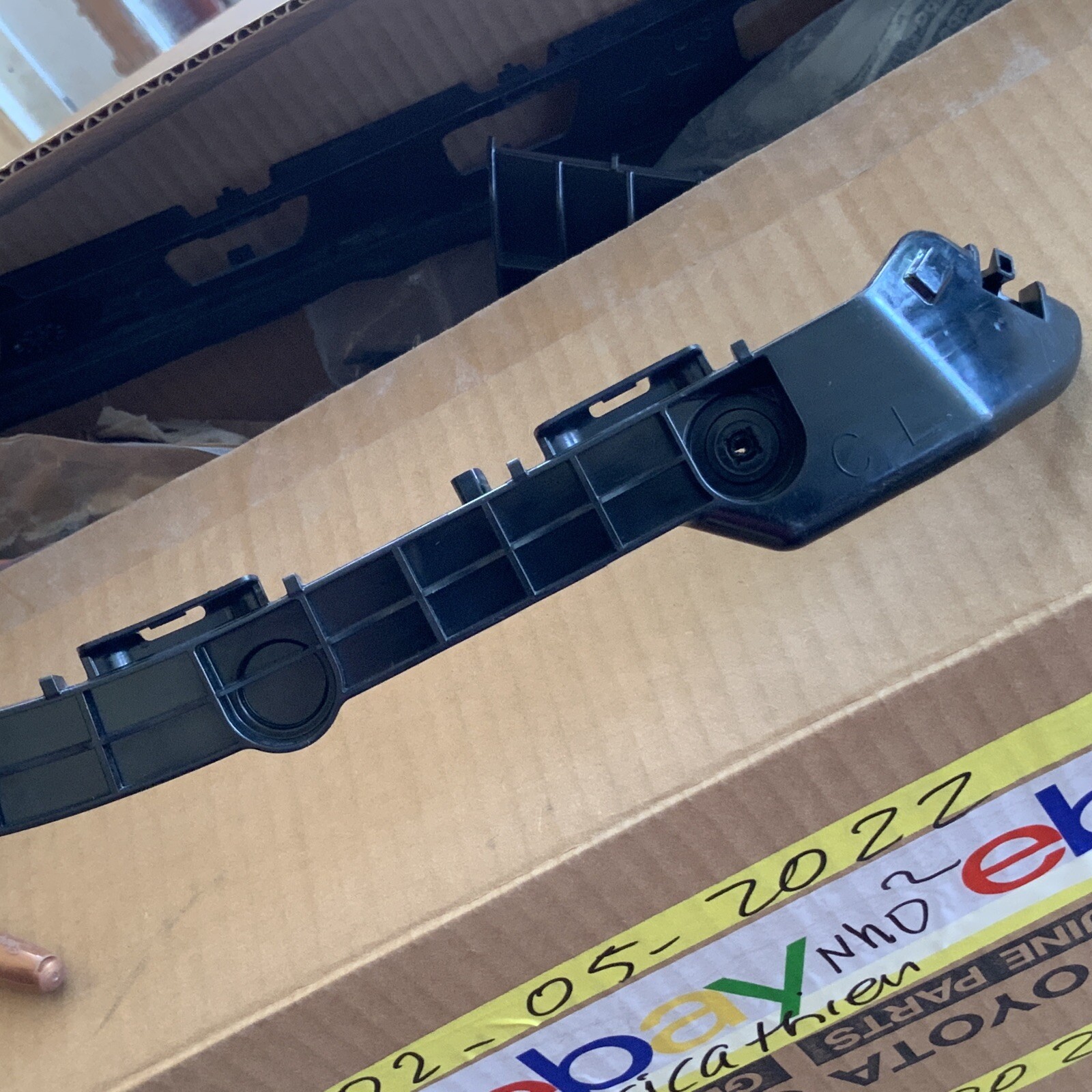 2014-2019 TOYOTA COROLLA REAR BUMPER LEFT RETAINER BRACKET SUPPORT ...