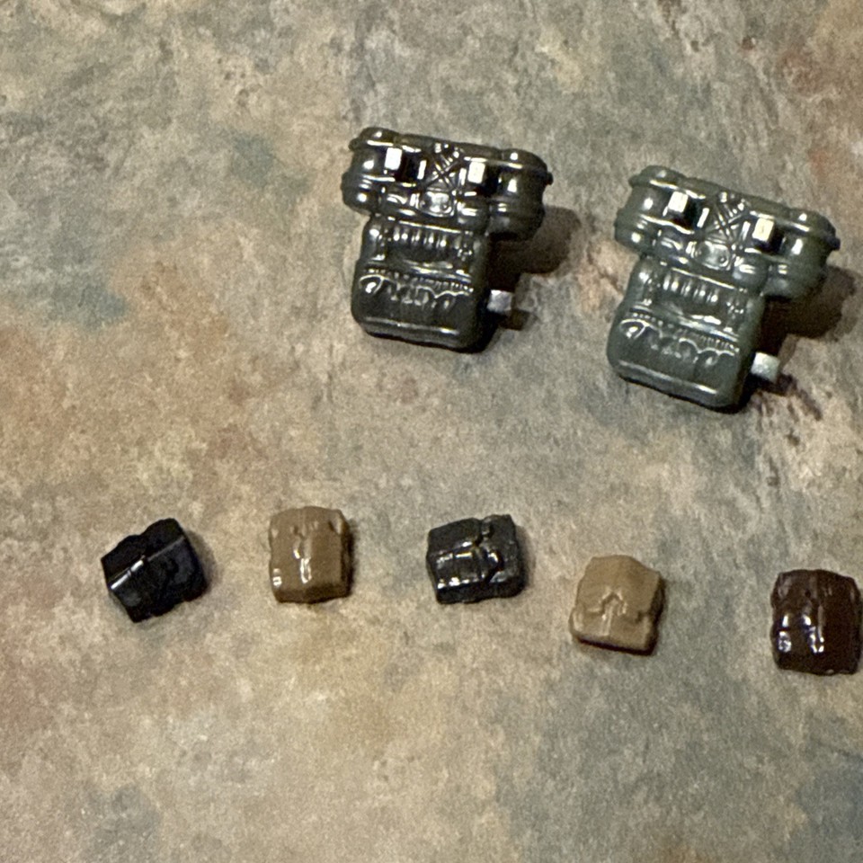 Mega Bloks Construx Call of Duty back pack and pouch accessories Lot of ...