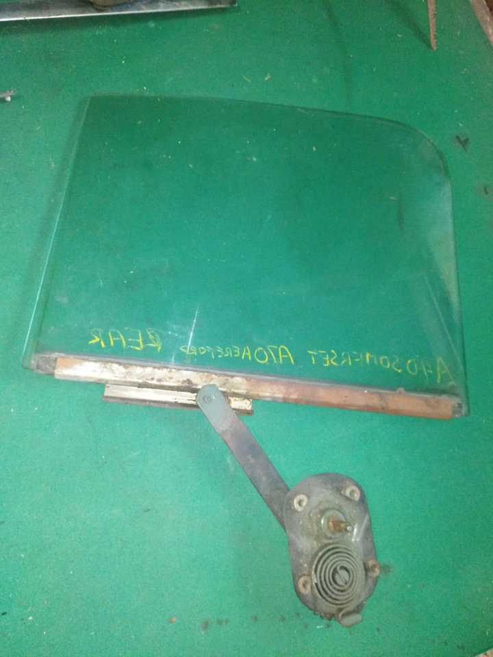 AUSTIN A40 SOMERSET / A70 HEREFORD RR DOOR WINDOW WINDER +GLASS CHANNEL ...