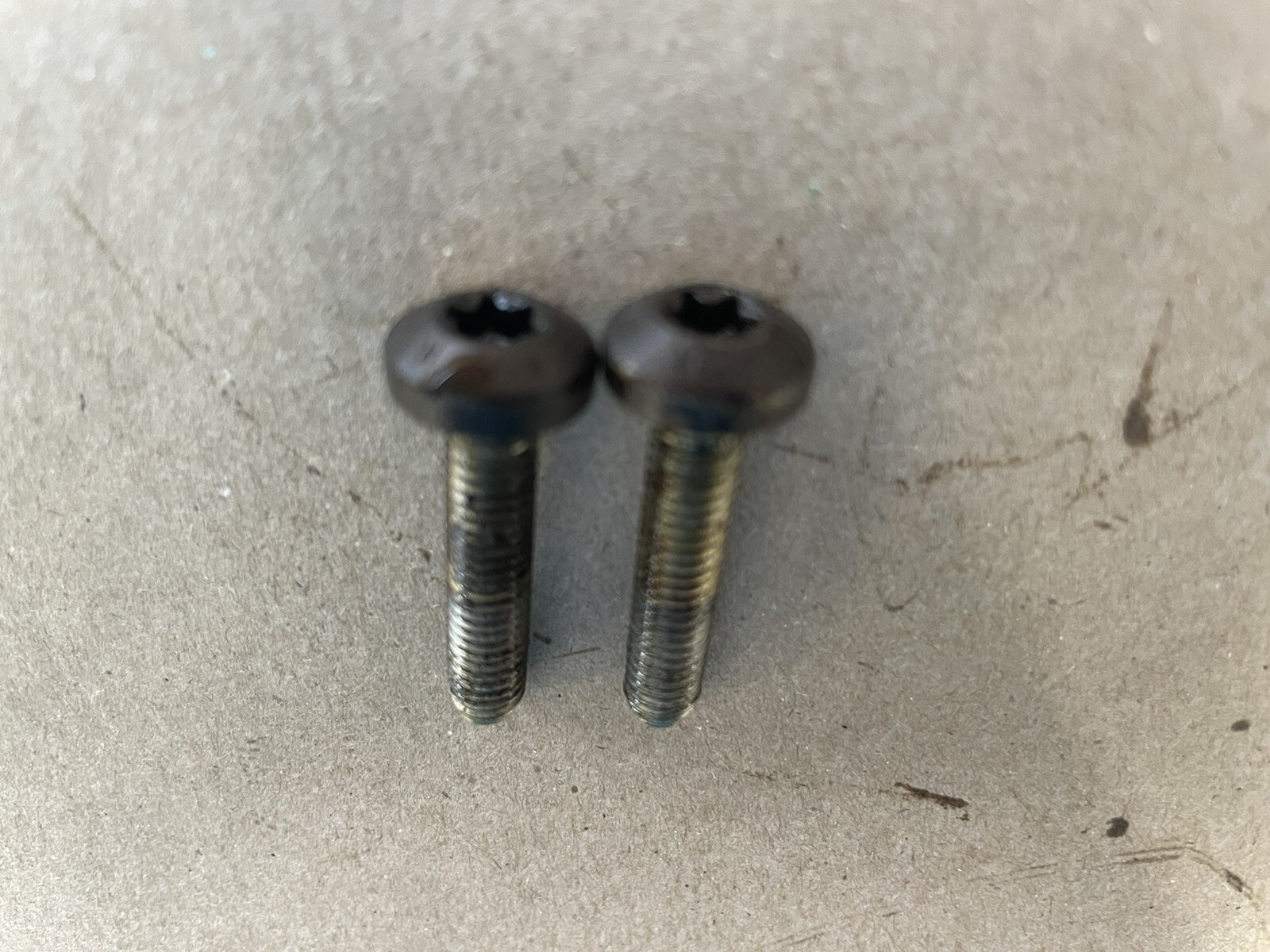 06-2010 BMW X3 3.0Si E83LCI ~ ECCENTRIC SHAFT BEARING CAP ASA-BOLT ...