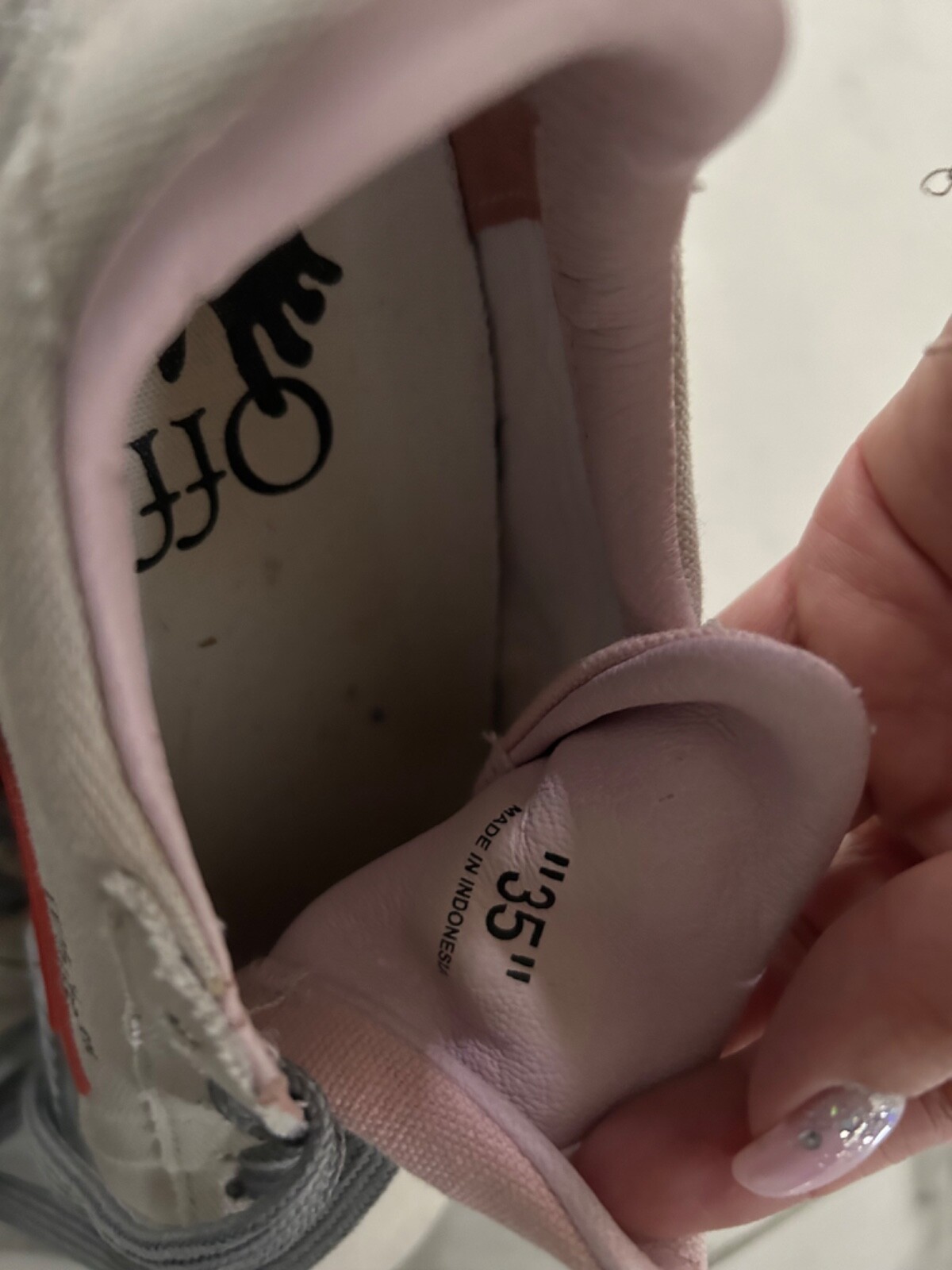 slightly worn off white women sneakers size 5 - Gem