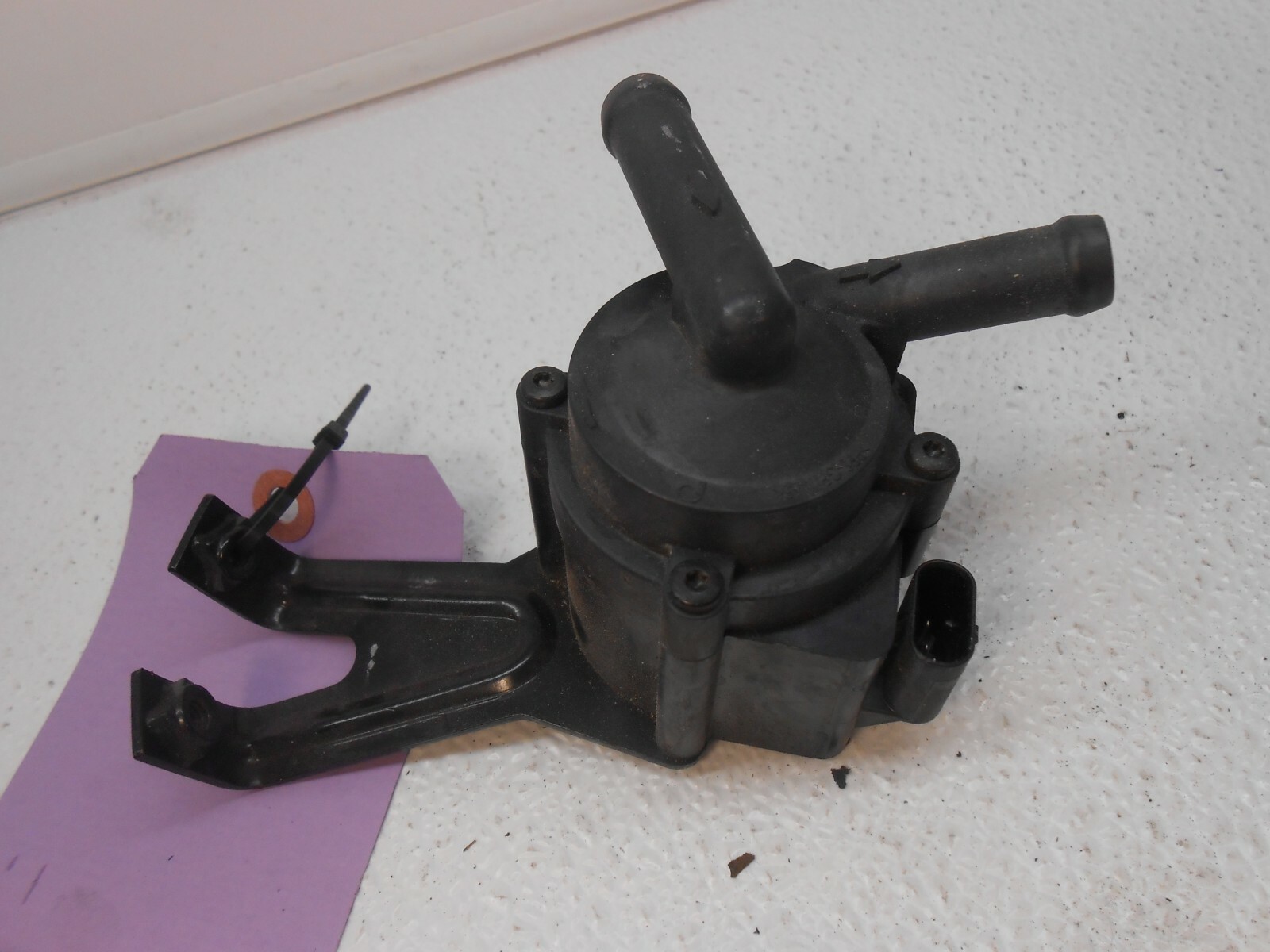 2011-13 BMW 550I, 750i Coolant Water Pump OEM 11517629916 / 7629916 ...