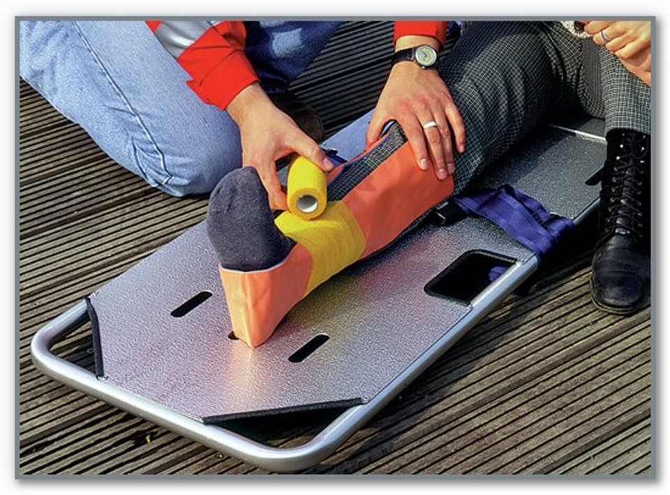 Sam Splint 36 inch Rolled Injury Protection Orange/Blue Emergency First ...
