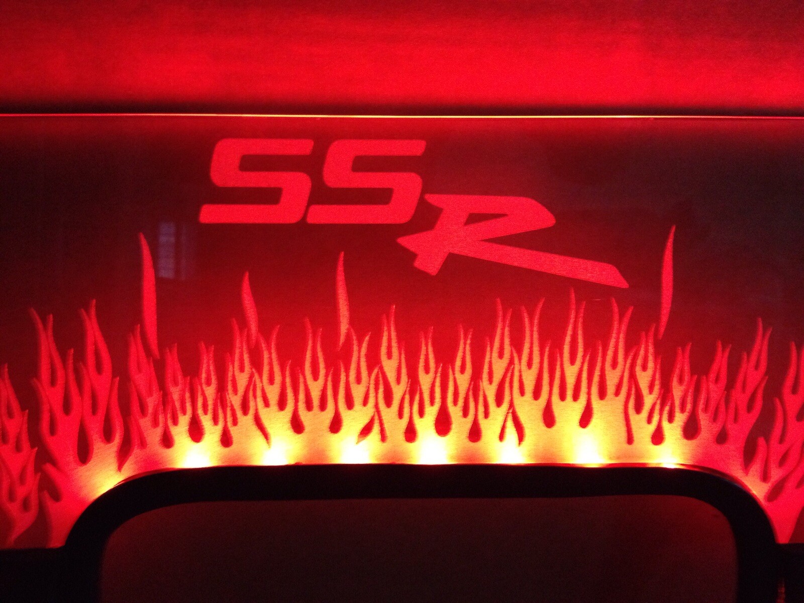 Chevrolet SSR Laser-Etched,Lit TEMPERED-GLASS ,Windblade,Windsupprssr ...