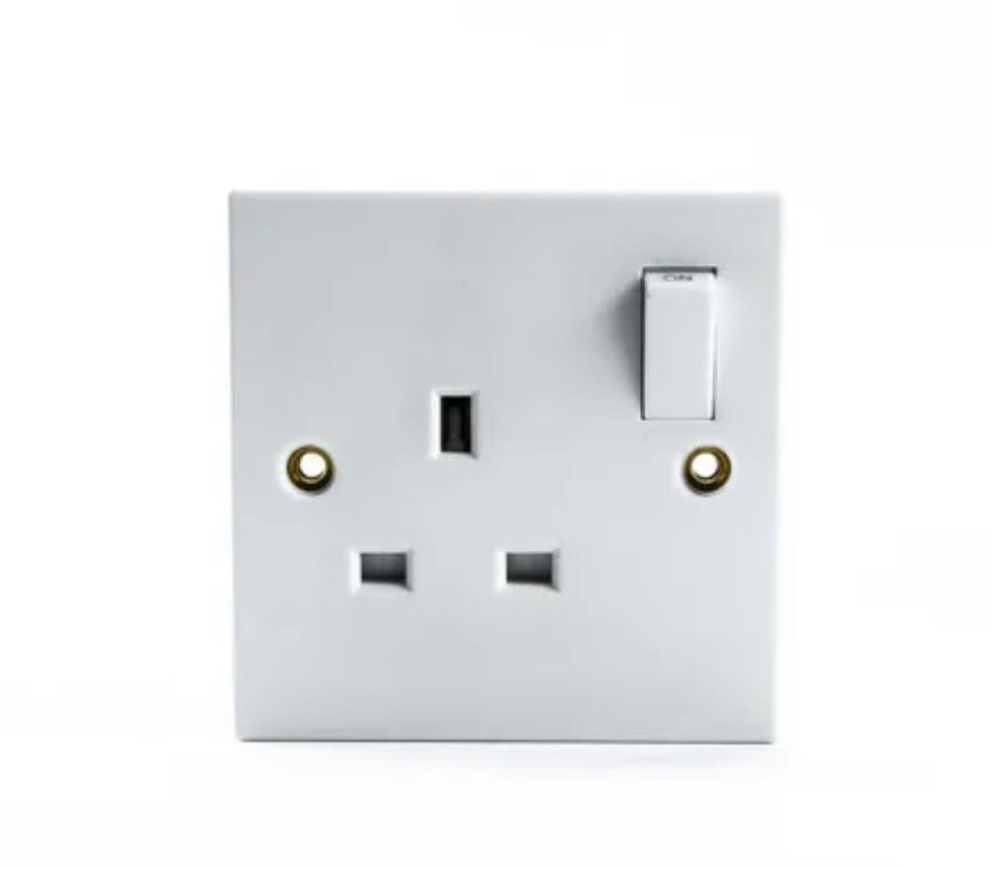 13A Switched Plug Socket Single Gang 1 Gang White UK Wall Socket 13 Amp ...