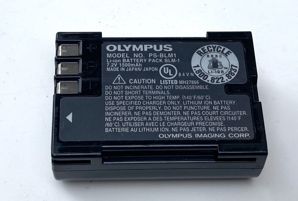 Olympus Evolt E-500, 8.0MP Digital SLR Camera, flash, strap, charger AF ...