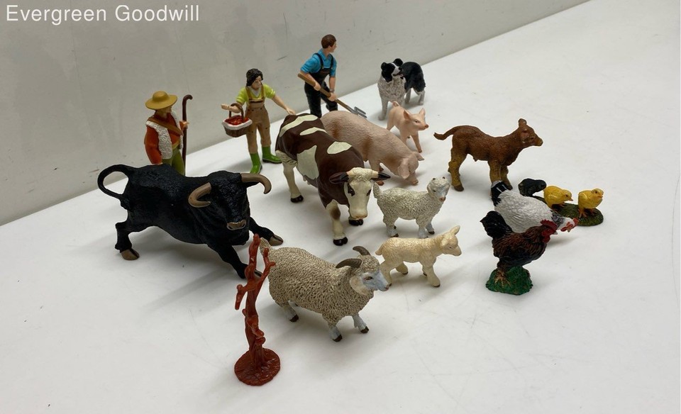 Lots of 16 Vintage Plastic Toy Humans Dog Farm Animals - Cows Sheep ...