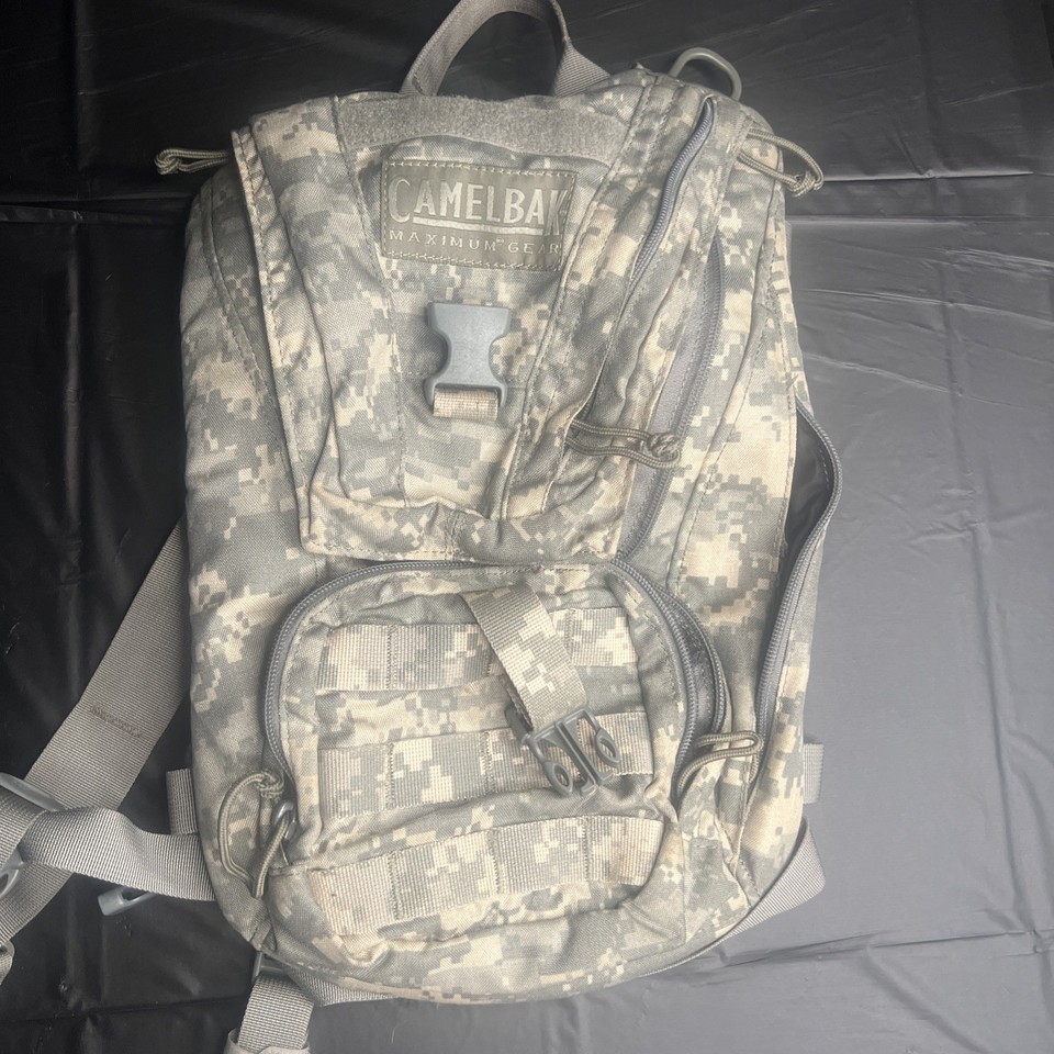 Camelbak Maximum Gear Hydration Pack Military Style Digi Camo 3L ...