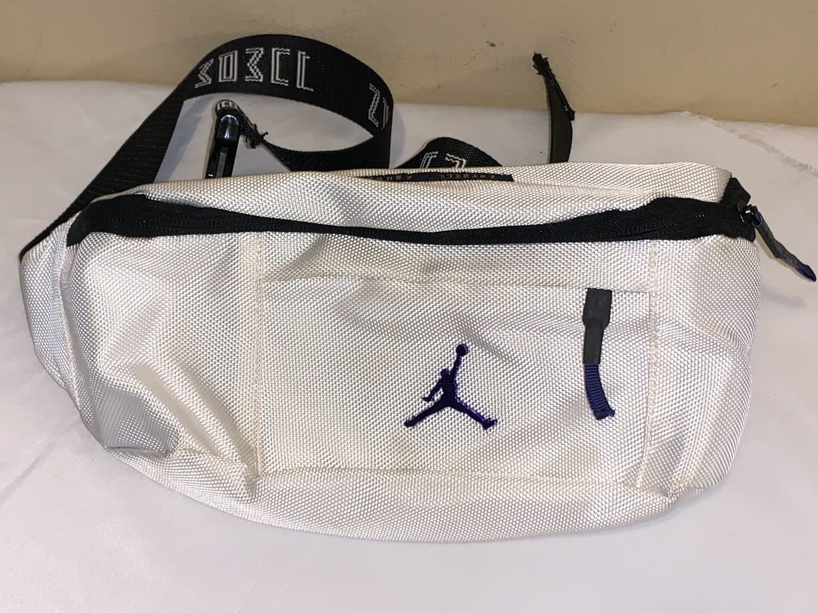 AIR JORDAN RETRO 11 CROSSBODY FANNY PACK - WHITE 13" … - Gem