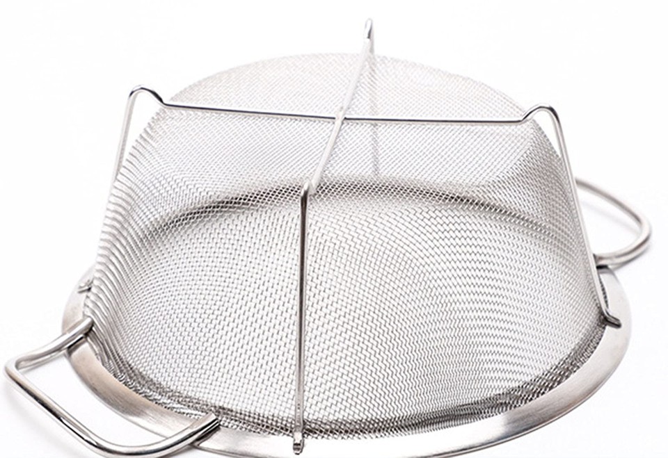 Stainless Steel Mesh Colander Strainer Basket, 2.5 Quart Fine Mesh Net ...