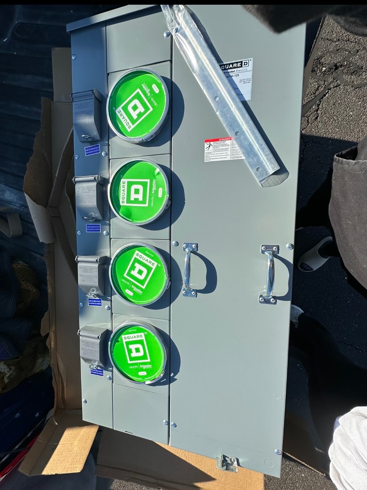 Square D Meter 400 amp 4-Gang Meter Socket, MP44-125. 4 meter box, 125A ...