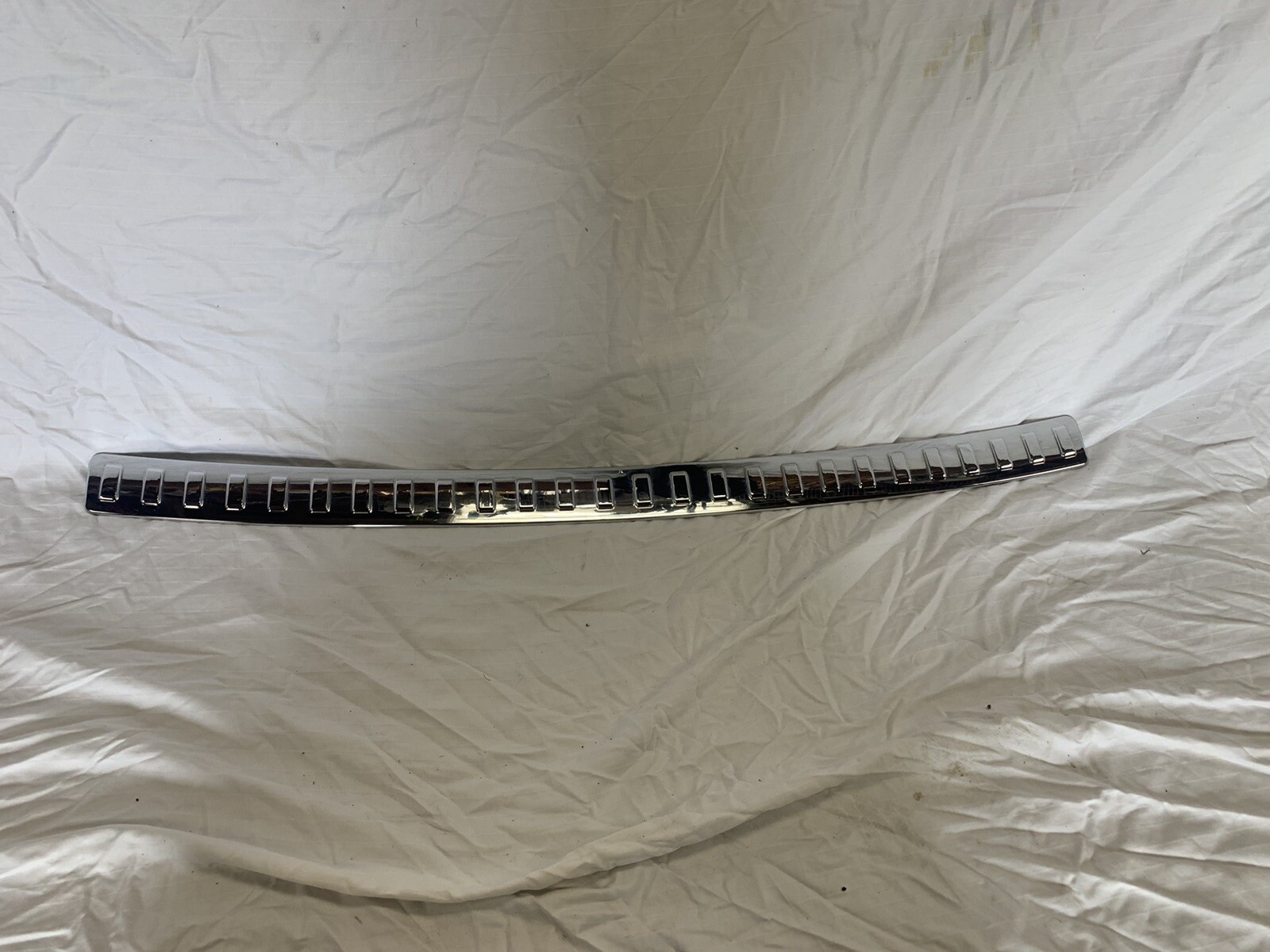 2017-2019 Nissan Rogue Rear Bumper Protector Step Pad 999B1-G500A OEM ...