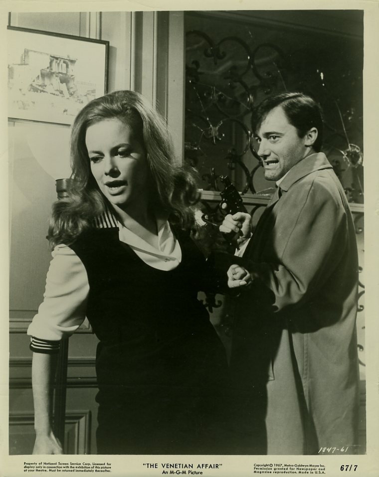 LUCIANA PALUZZI ROBERT VAUGHN THE MAN U.N.C.L.E ORIG 8X10 Photo X1347 ...
