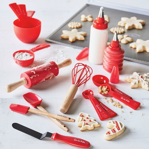 Sur la Table KIDS Holiday 15 pc BAKING Gift DECORATING Cookie Making ...