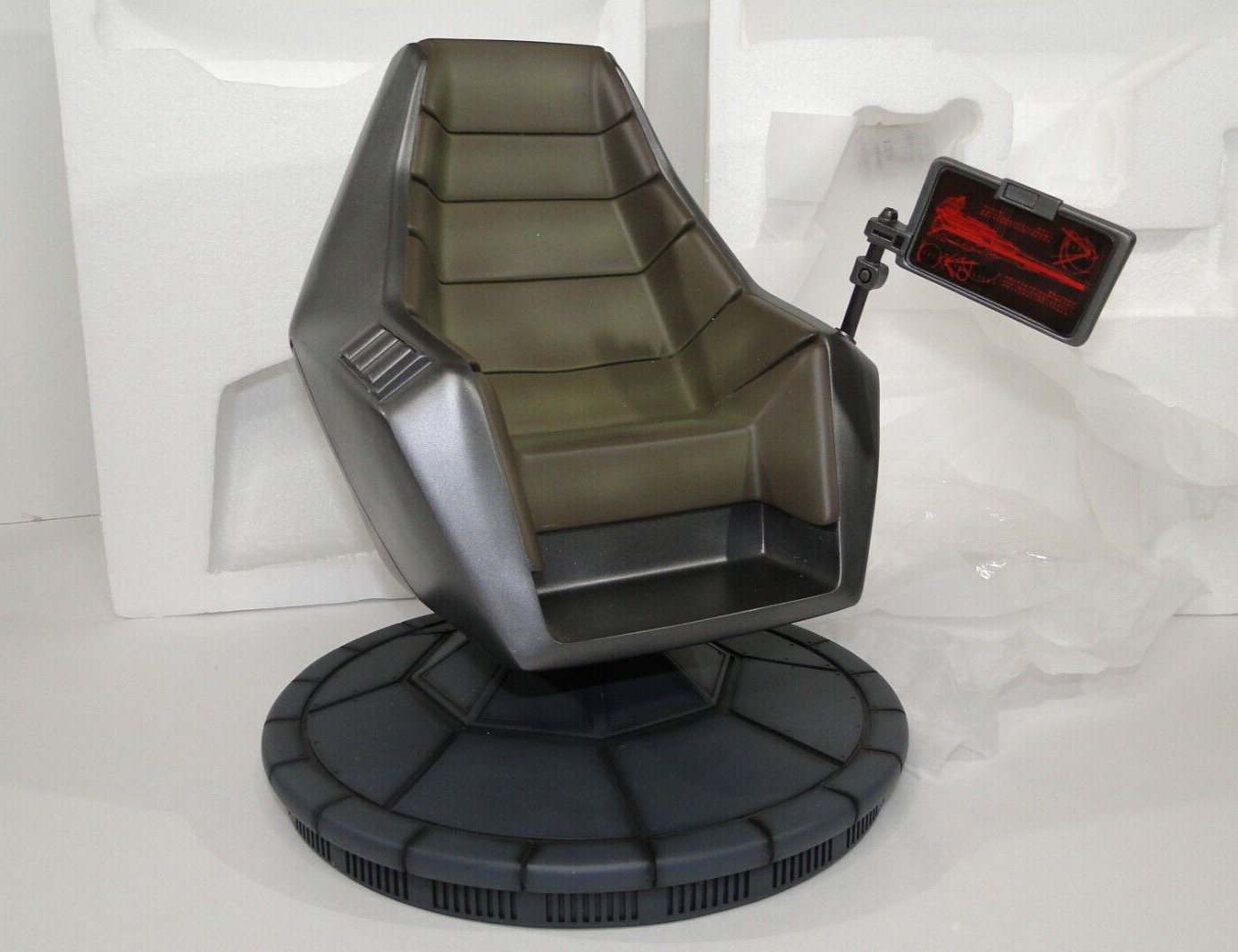 Sideshow 1/6 Scale Star Wars EU Grand Admiral Thrawn with Command Chair ...