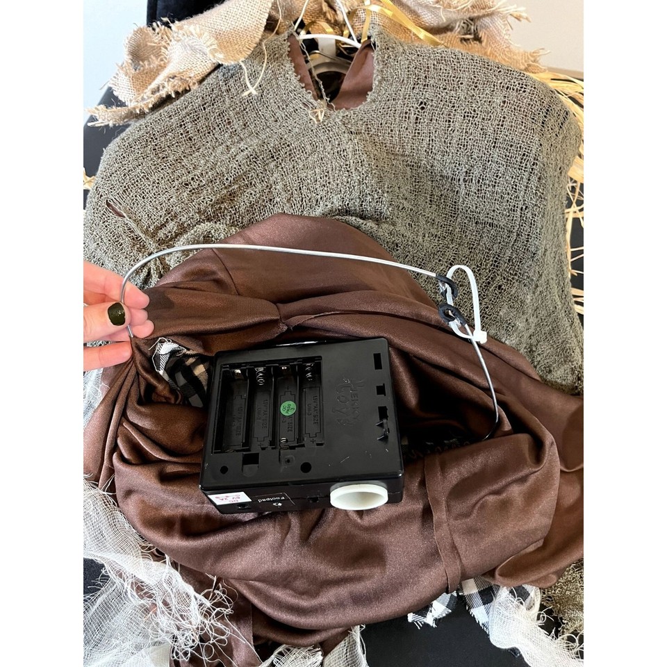 VIDEO Tekky Toys The Scare-Crow Animatronic Jump Scare RARE Halloween ...