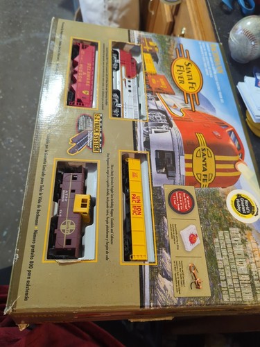 BACHMANN MODEL TRAIN SANTA FE FLYER HO SCALE ELECTRIC TRAIN SET EZ ...