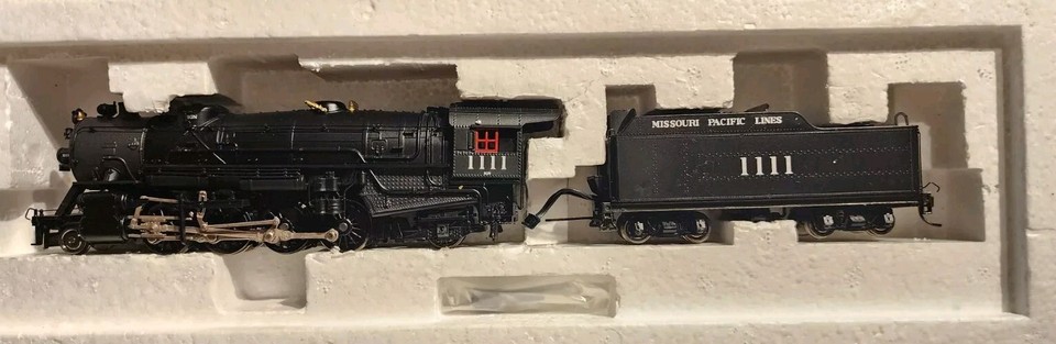 Broadway Limited HO Scale 2-8-2 Steam Locomotive Missouri Pacific #1111 ...
