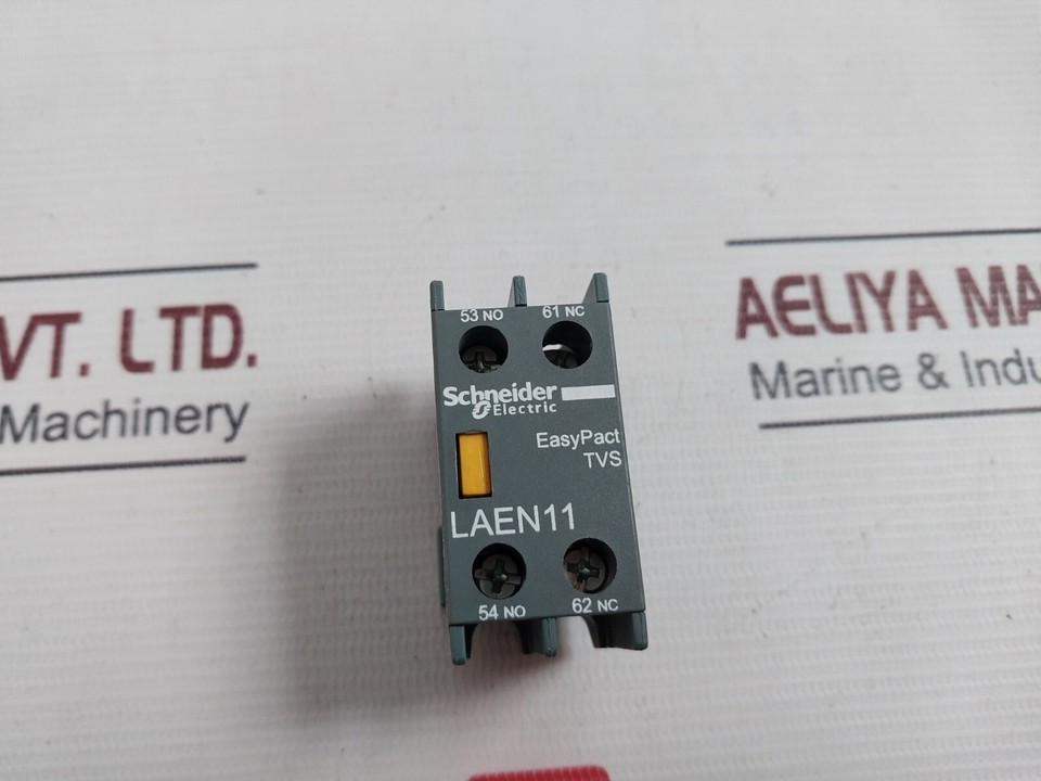 Schneider Electric LAEN11 Auxiliary Contact Block 690V 10A LC1E/CAE | eBay