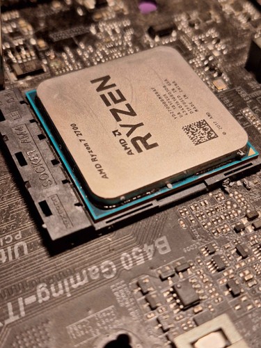 AMD Ryzen 2nd Gen 7 2700 - 4.1 GHz Eight Core (YD2700BBM88AF) Processor ...