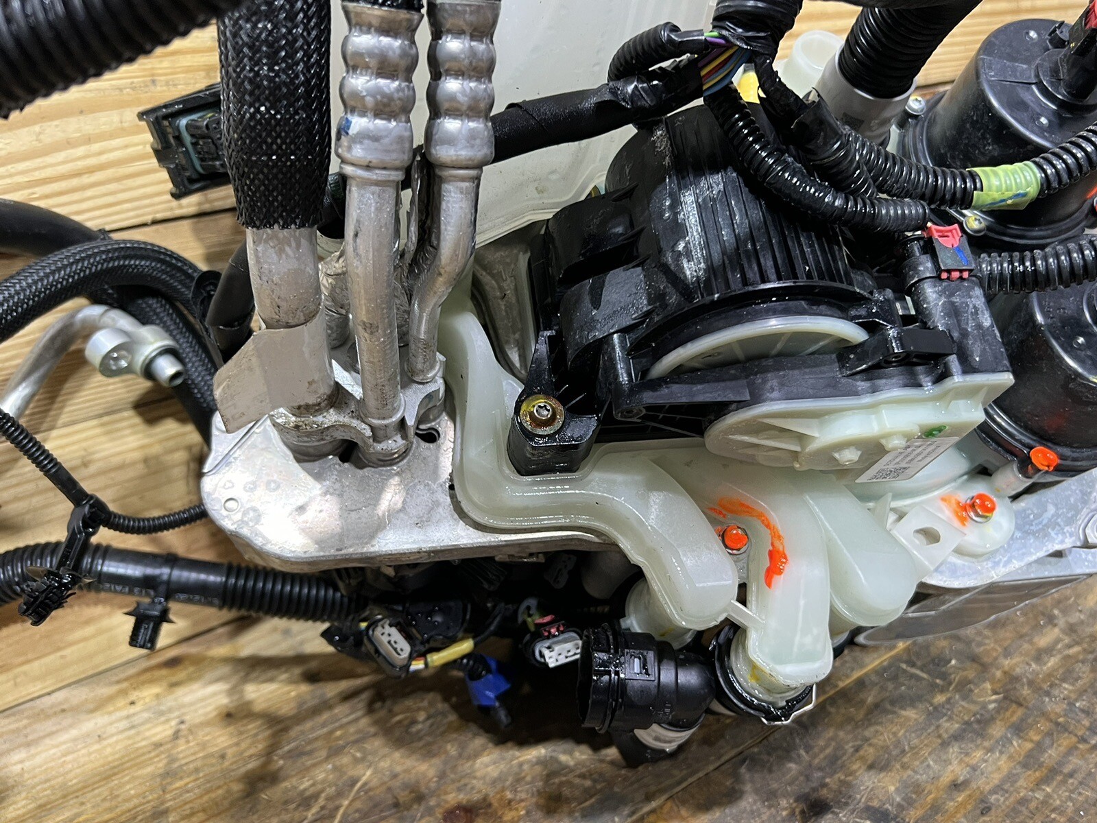 2020-2023 Tesla Model Y Supermanifold Octovalve Assembly Cooler Coolant ...